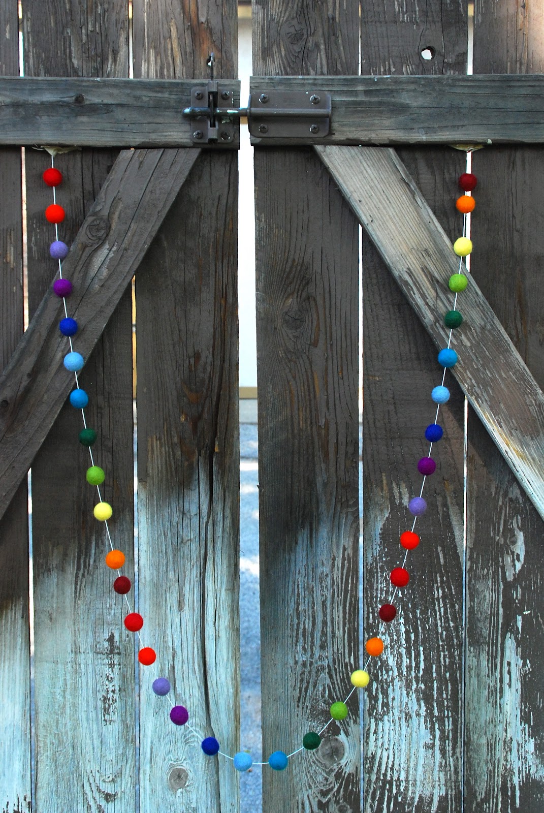 The Fickle Felt Tree: Felt Ball Garland Tutorial