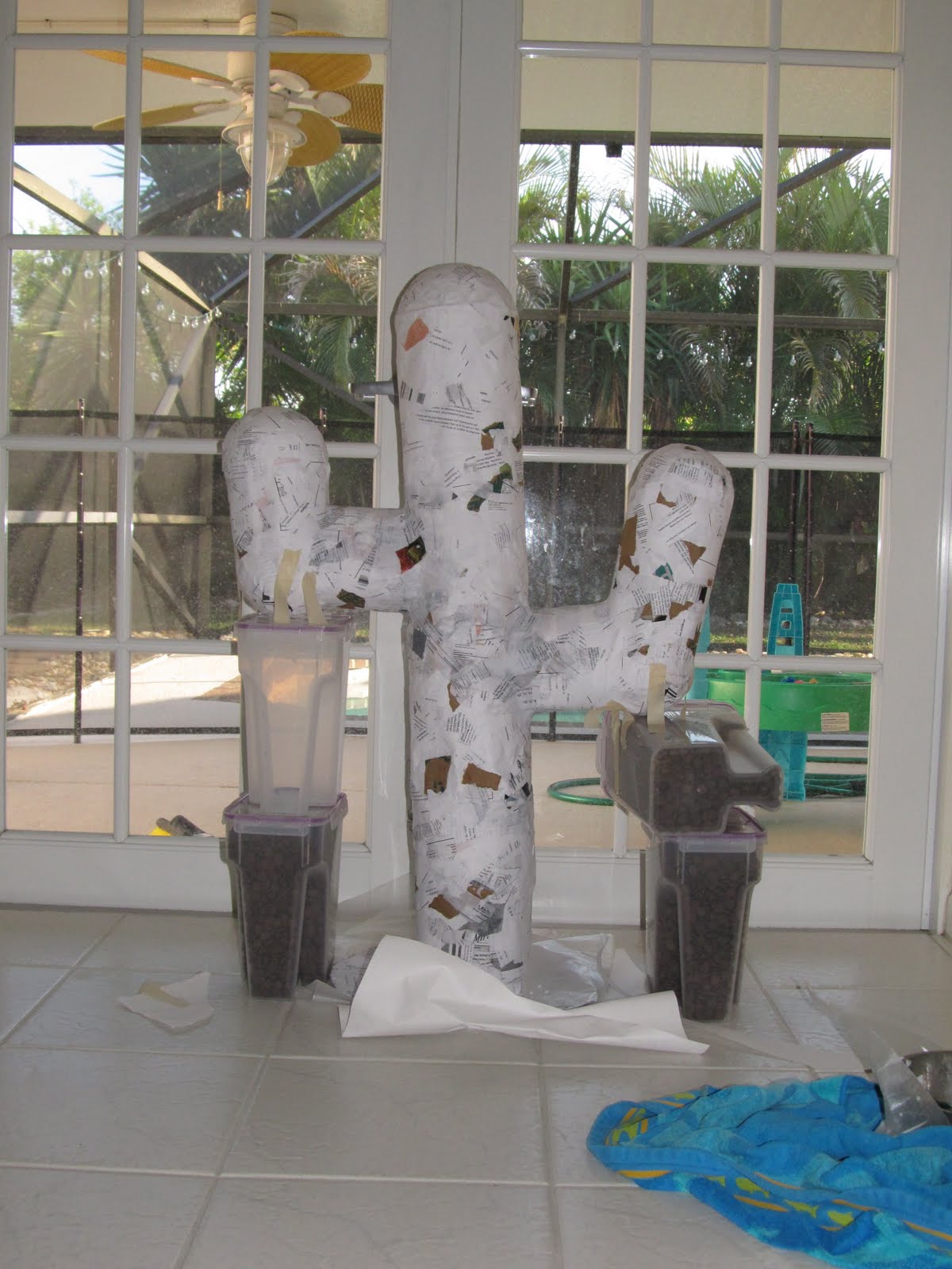 Adventures in Craftiness: Crafting a Cowboy Party: Paper Mache Cactus