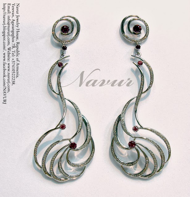 Navur Jewelry House: The Best Earrings for Heart-Shaped Faces