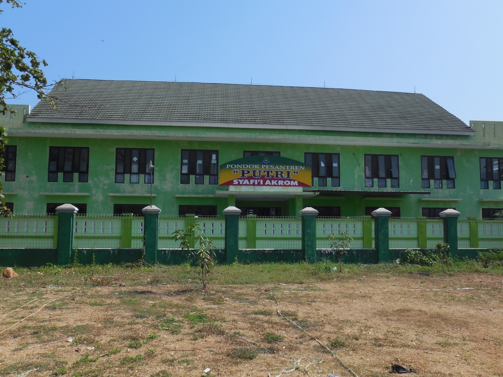 PONDOK PESANTREN SYAFI'I AKROM KOTA PEKALONGAN: SARPRAS PONPES