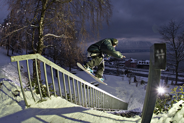 Backside Lipslide : tutorial snowboard | TrickSnowboard