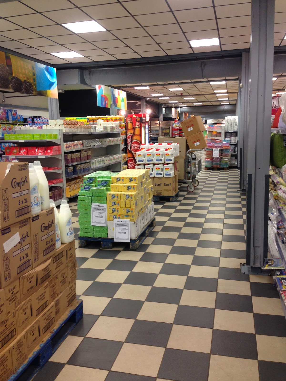 Viajando pelo Mundo: Supermercados em Luanda