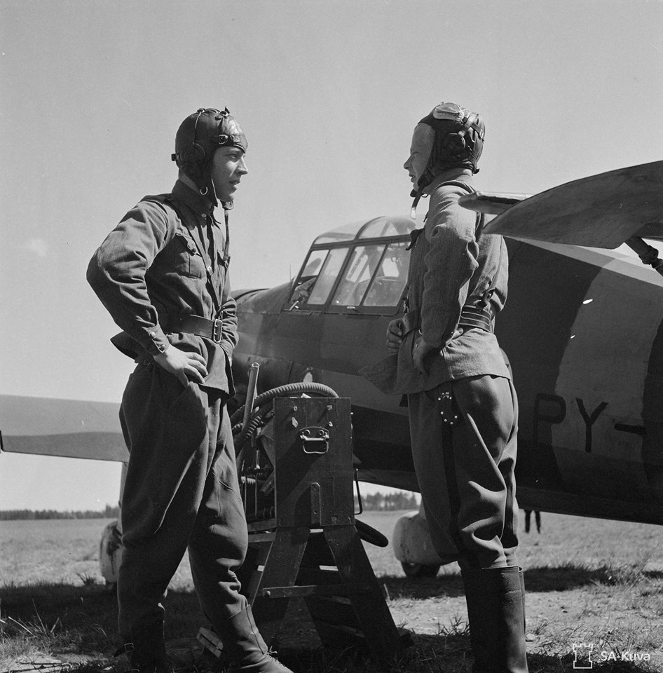 Airplanes in the skies + FAF history: VL Pyry