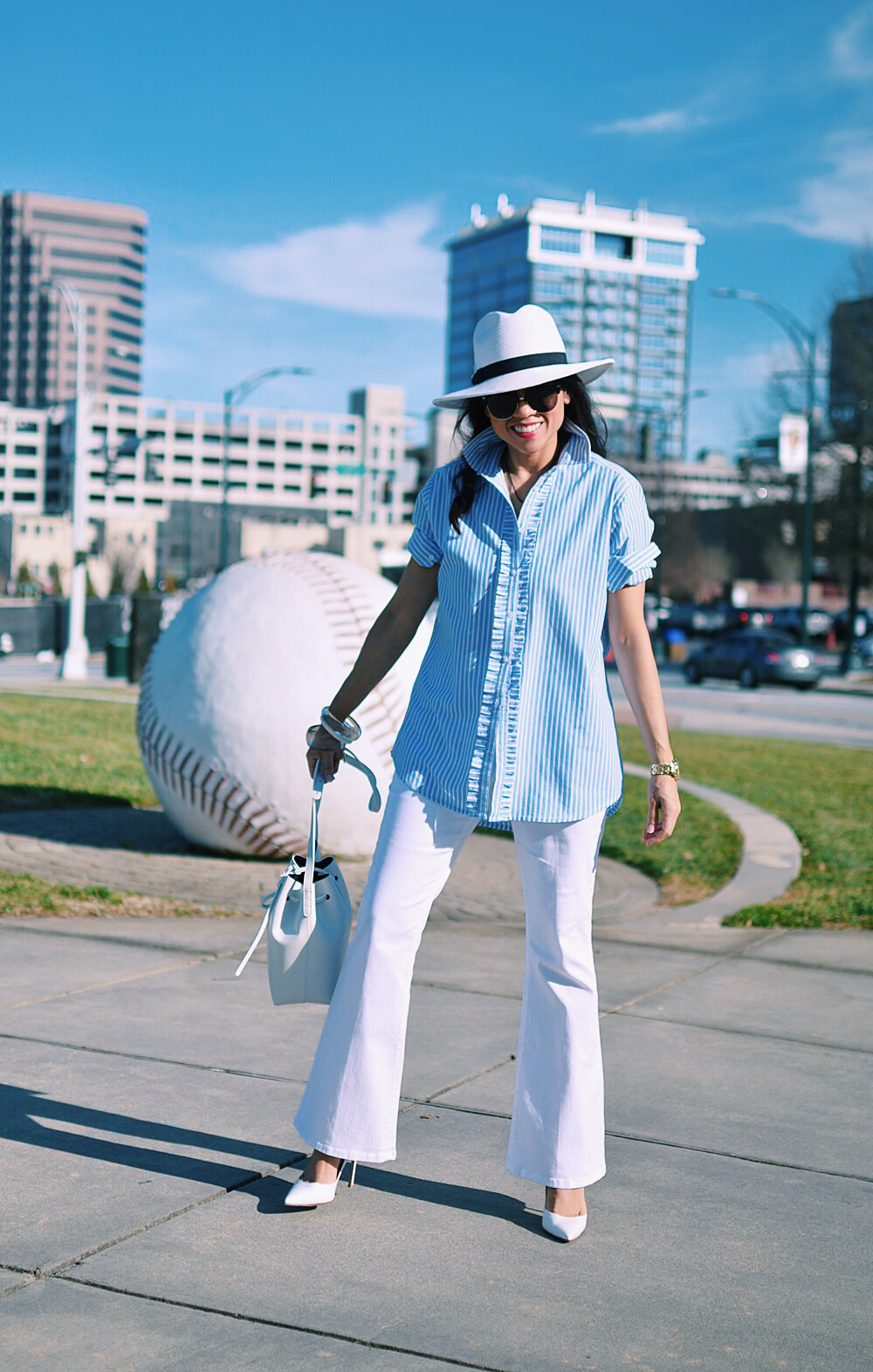 Take The Oxford Shirt Out Of The Office | MY SMALL WARDROBE