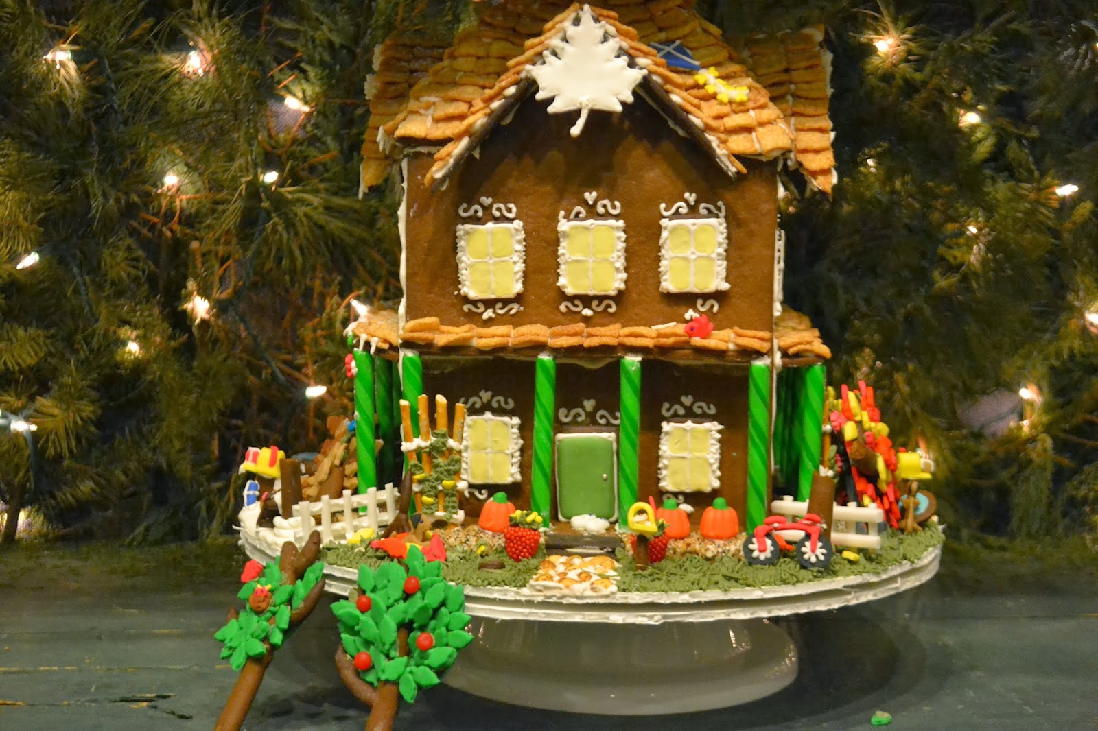 It's All About Purple: The Gingerbread House Contest!!