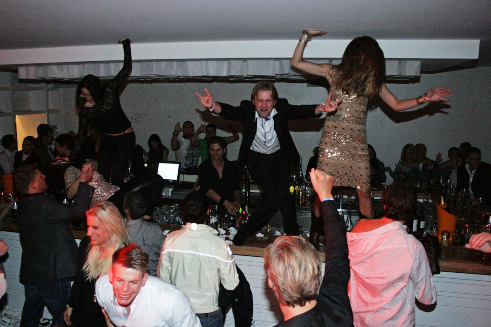 mag21-Tipps: CAVOS Stuttgart ist eröffnet. Über 1000 geladene Gäste ...