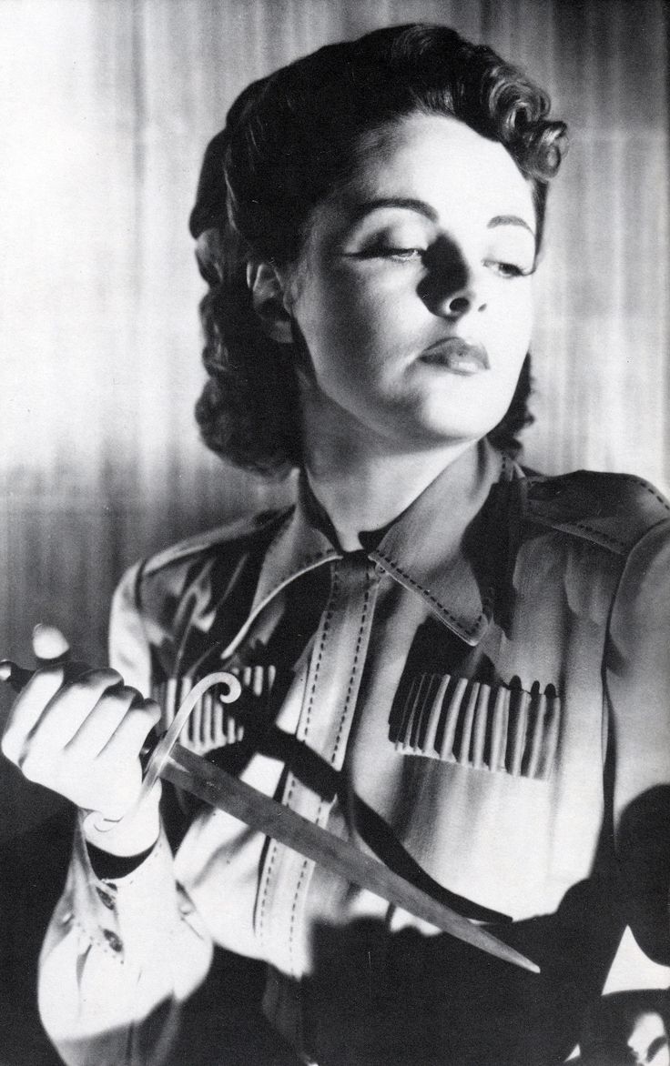 Slice of Cheesecake: Kay Aldridge, pictorial