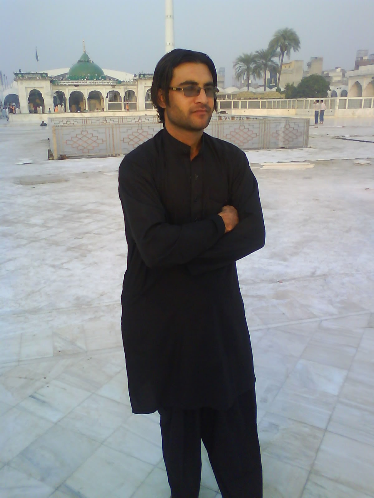 Pak India Zone: Pakistani Boys In Traditional Dress Shalwar Kamez