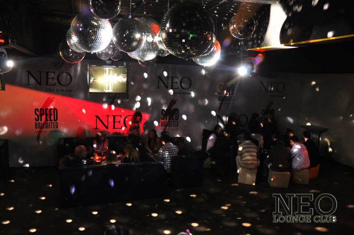 BAR / BOLICHE: NEO CLUB