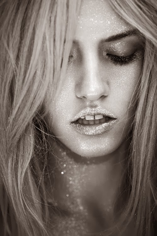 Beautiful colorful pictures and Gifs: Silver creative photography.