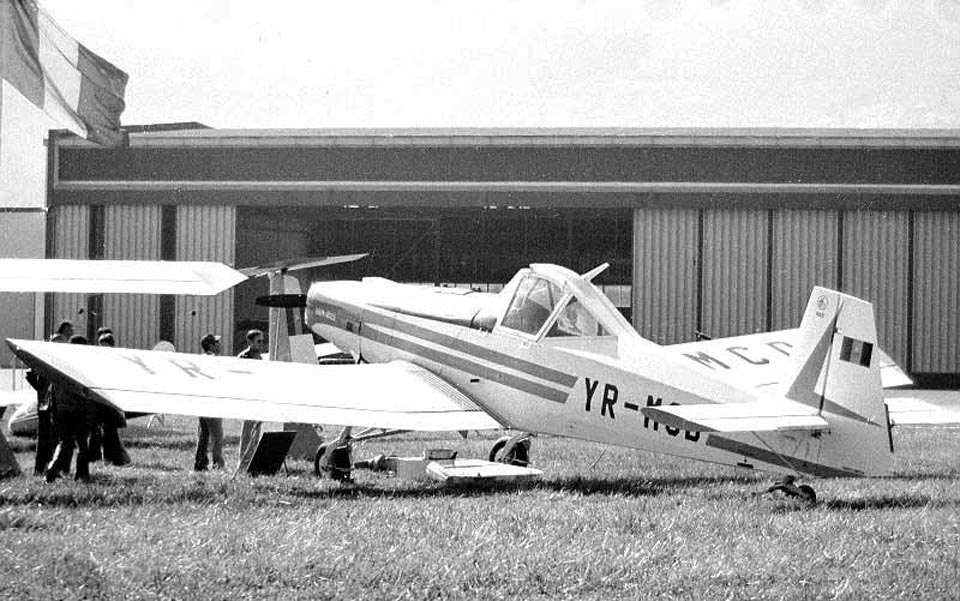 nhungdoicanh: IAR-822