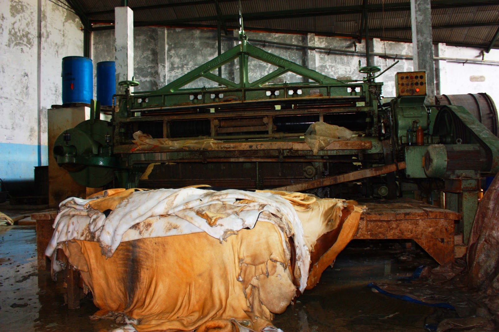 Toko Kulit Di Jakarta: COW HIDE RUGS