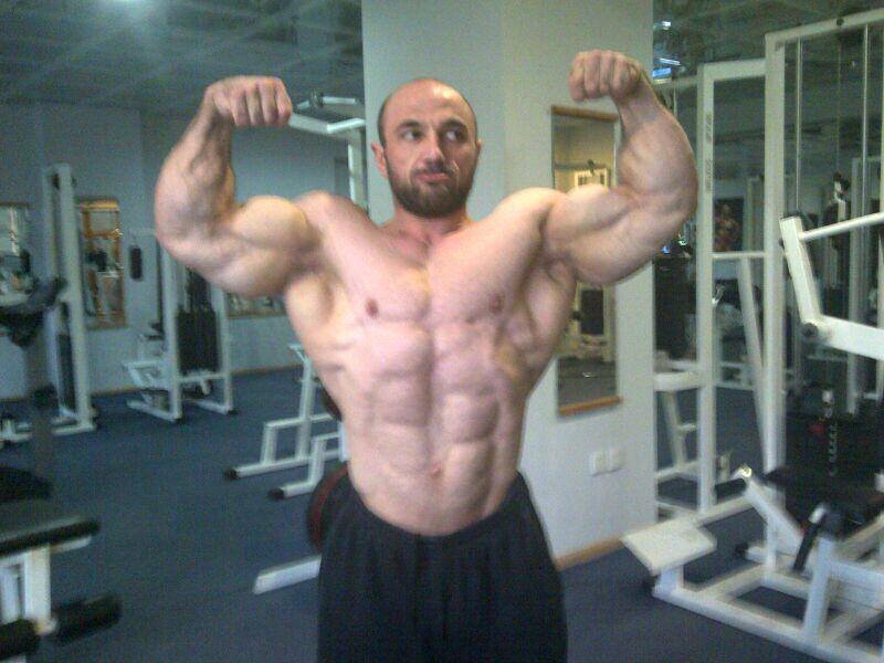Muscle Lover: Azerbaijani bodybuilder Vugar Verdiyev