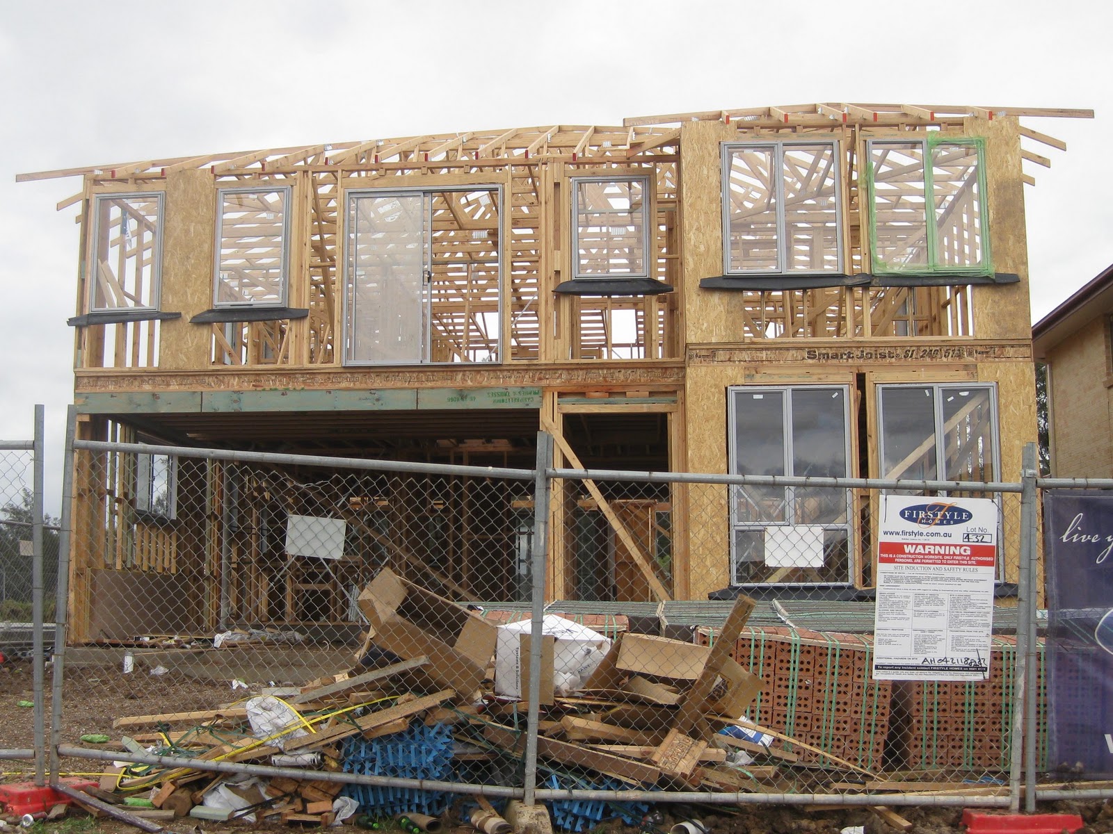 Firstyle Newbury 32: Frames / Internal Plumbing / Bricks delivered!!