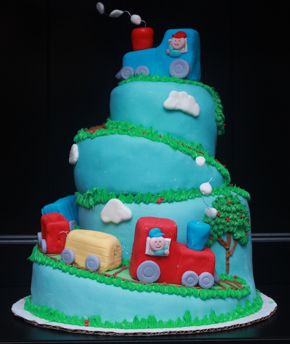 Kakes and Kreations: Train Cake