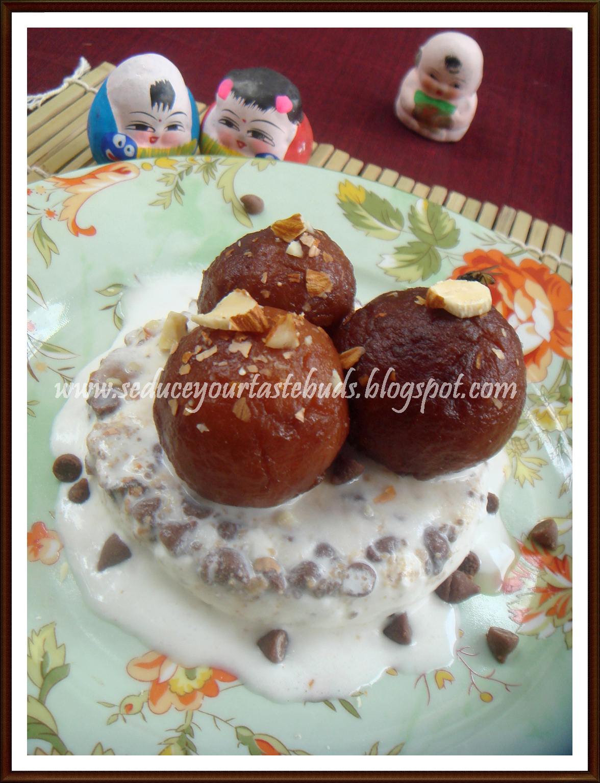 Chocolate Jamuns and Choco- Vanilla Ice Cream - Seduce Your Tastebuds...