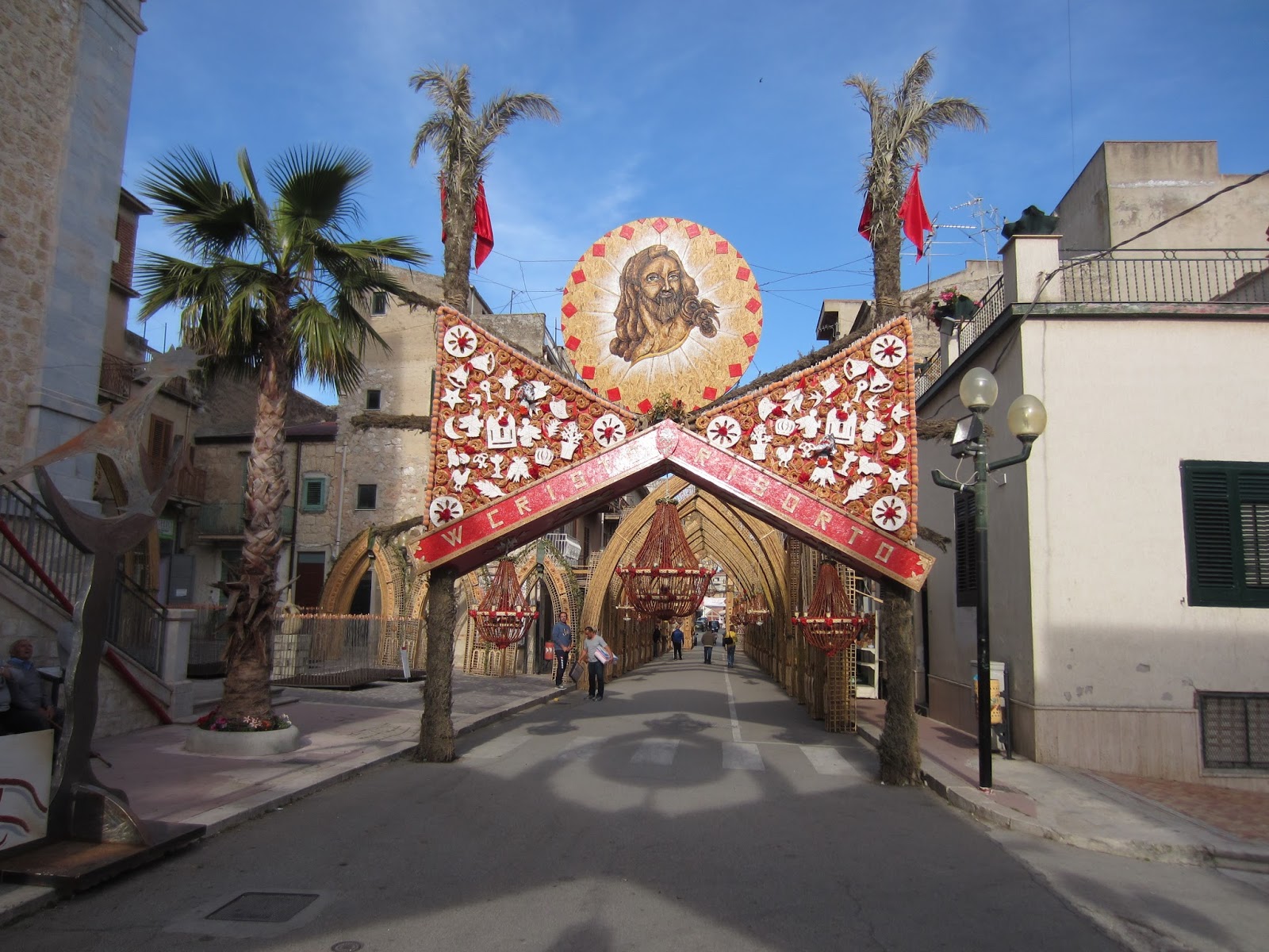 MILAN TRANSFER: Marvelous mosaics and towering temples