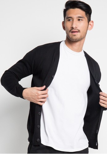 Tampil Keren Dengan Kardigan Pria Warna Hitam - Situs Fashion Pria
