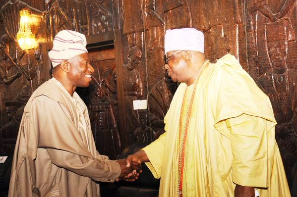 Photos from Pres. Jonathan visit to the Awujale of Ijebuland today
