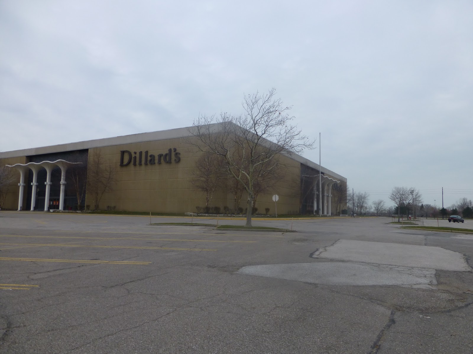 Dead and Dying retail: Euclid Square Mall, Euclid, Ohio