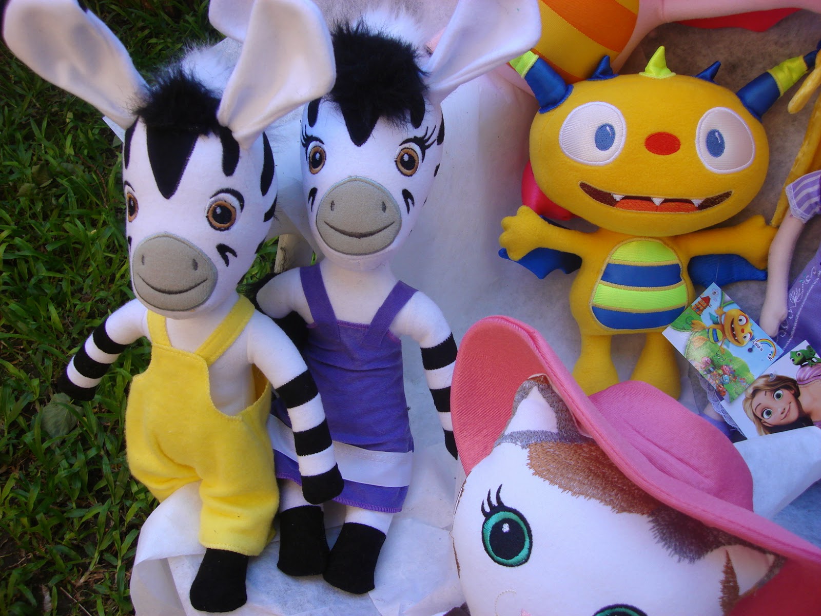 Laras INC peluches: Zou 46 cm la Cebrita y su amiga Elzee muñecos ...