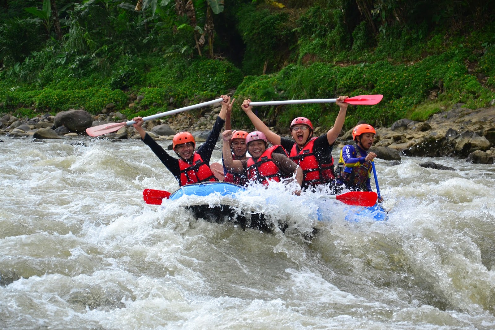 Paket Rafting Sungai Serayu Banjarnegara | The Pikas Artventure Resort