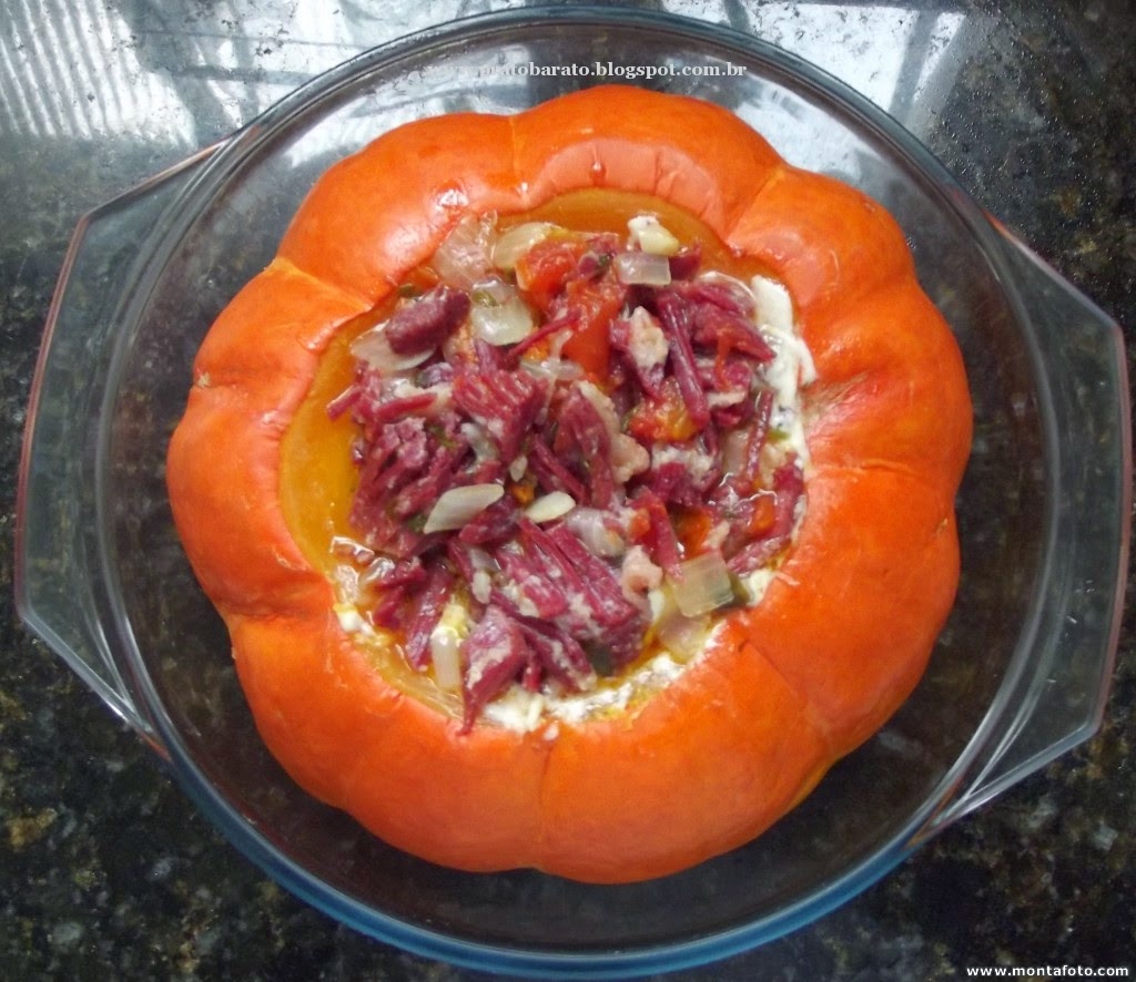 Prato Barato: Abóbora Recheada com Carne Seca