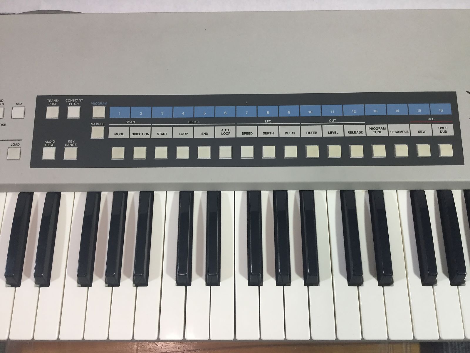 MATRIXSYNTH: Akai X7000 Sampling Keyboard with Disk Library