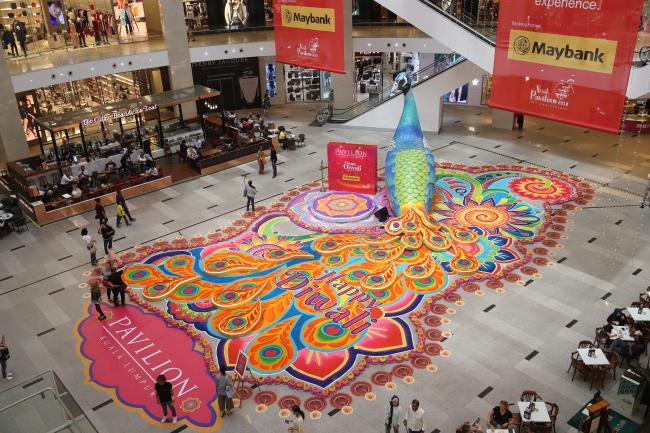 MERAK GERGASI UNTUK SAMBUTAN DEEPAVALI DI PAVILION KL