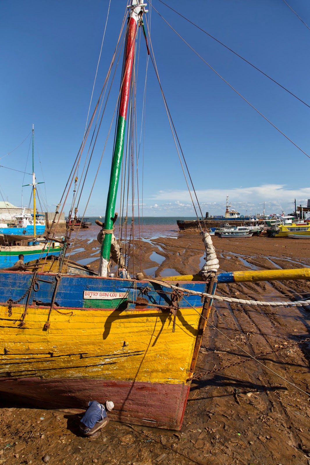 nomads on cycles: Getting from Madagascar to Comoros by boat