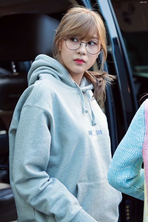 Apink Airport Fashion