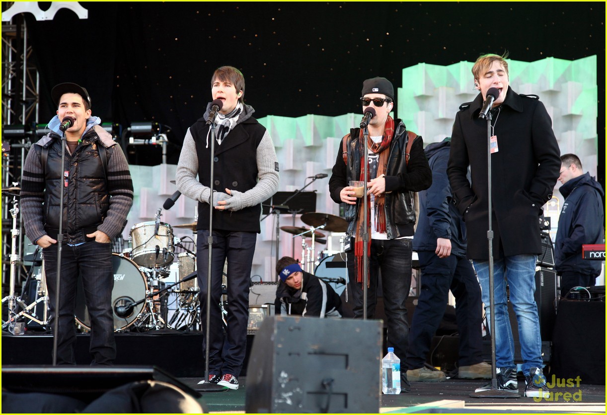 Big Time Rush and Jonas Brothers: Btr Singing at the White house!!
