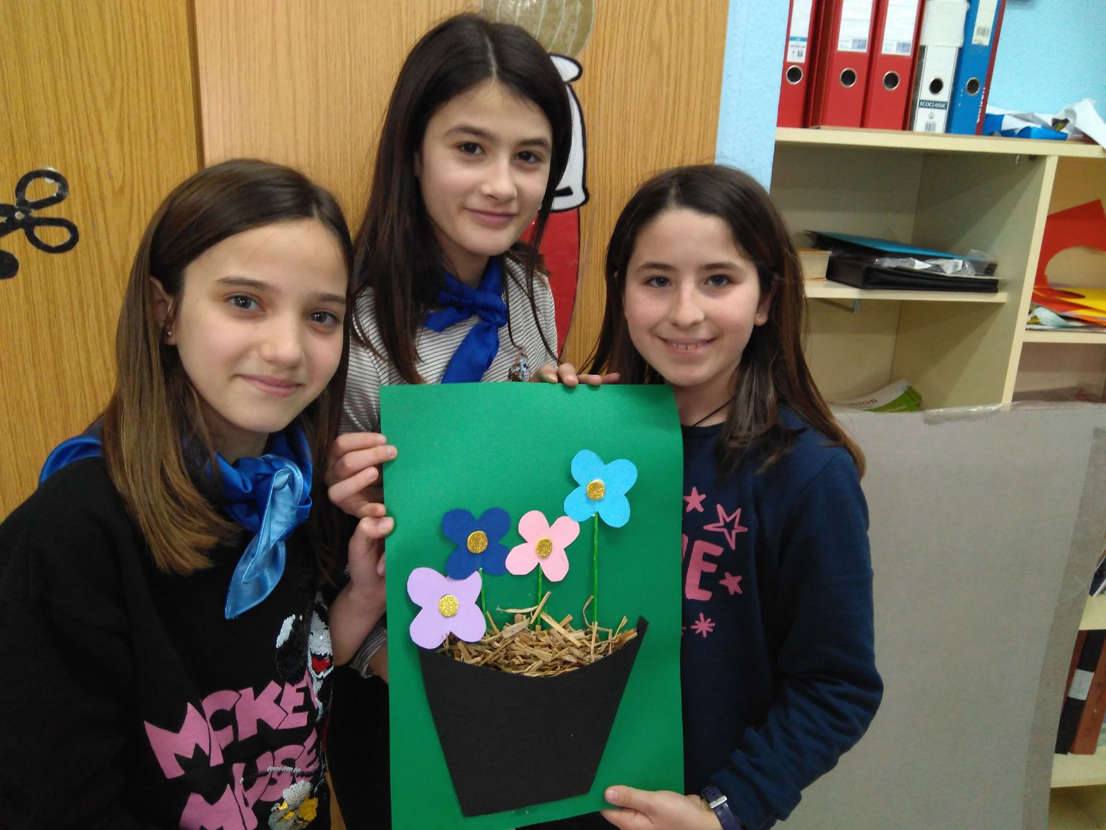 OUR ENGLISH CLASS: Art and crafts