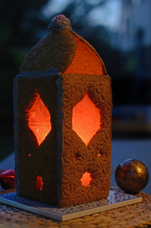 The Hedonista - Recipes: Gingerbread lamp with stained glass