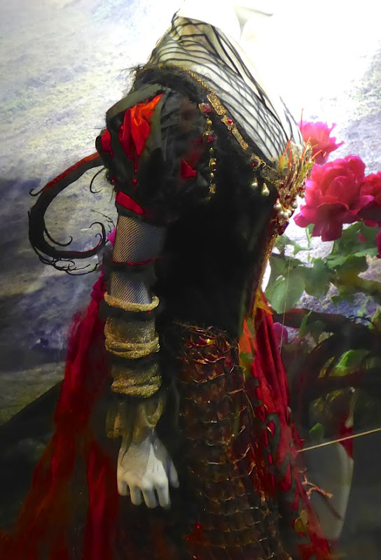 Hollywood Movie Costumes and Props: Alice Through the Looking Glass ...