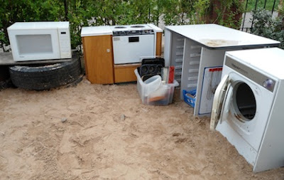 A Recycled Sandpit Kitchen | Creative STAR Learning | I'm a teacher ...