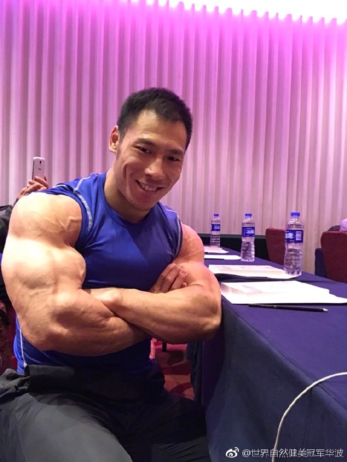 Worldwide Bodybuilders: Chinese muscle god Hua Bo