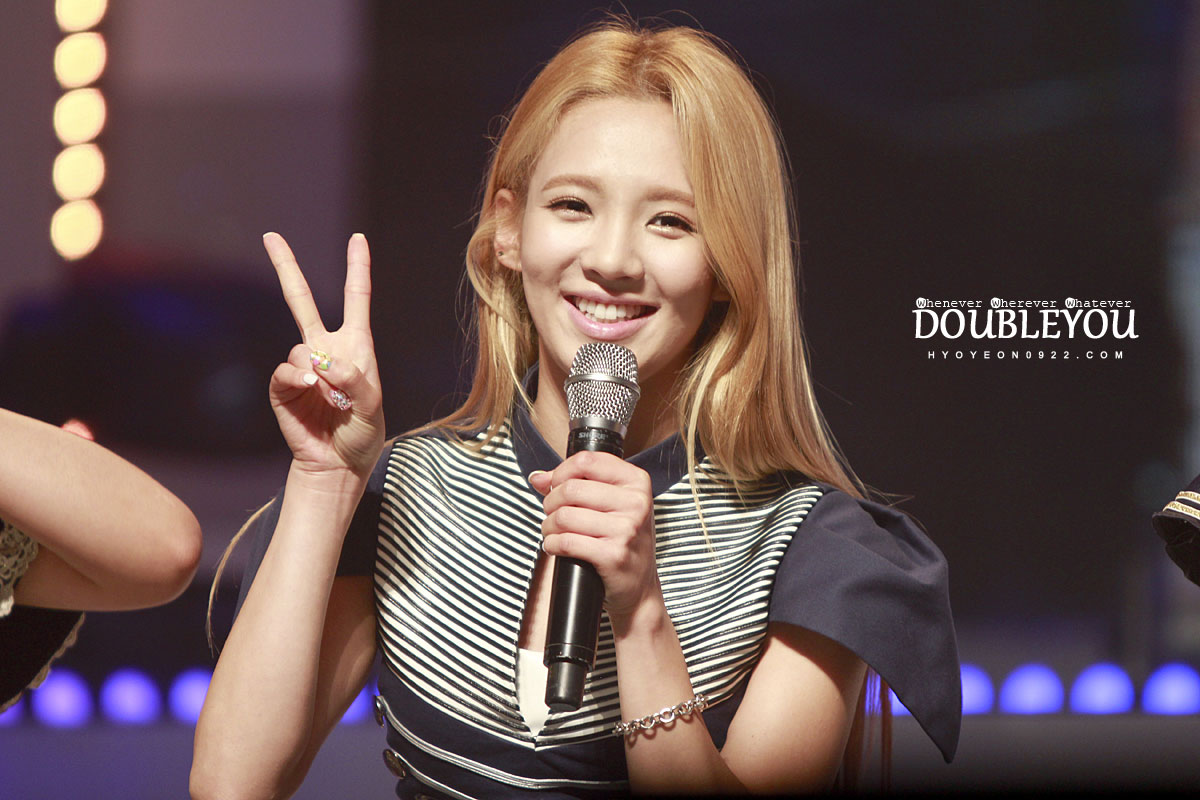 Hyoyeon SNSD Look Concert Wallpaper | SNSD Artistic Gallery