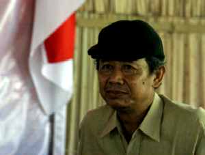 Halaman: Biografi Ahmad Tohari