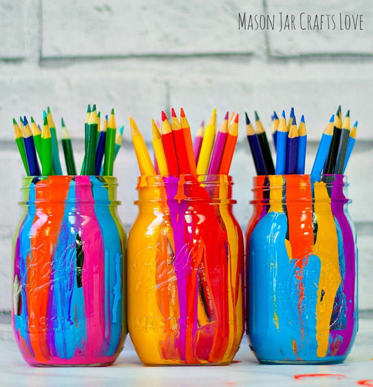 Crafts with Jars: Paint Drip Mason Jars