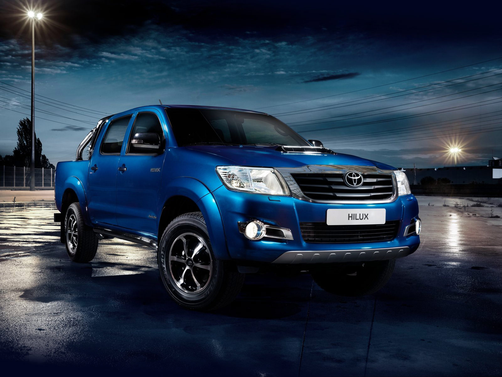 Japanese car photos - 2014 Toyota Hilux Invincible insurance ...