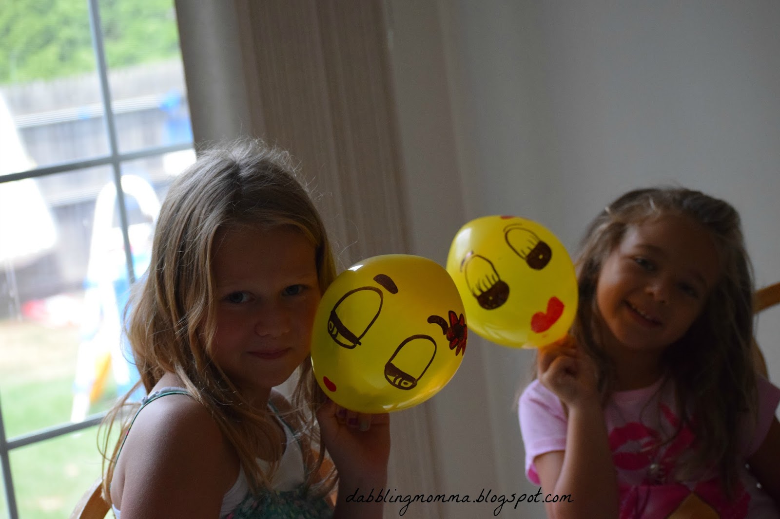 Dabblingmomma: Emoji Balloon and Popsicle Stick Craft/Feelings Activity