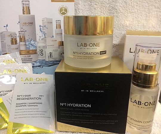 Zdrowy rozsądek : blog Niny Macion: Serum i krem na noc LAB ONE