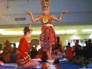 5 Extreme Traditional Dances in Indonesia! | Everything's here~