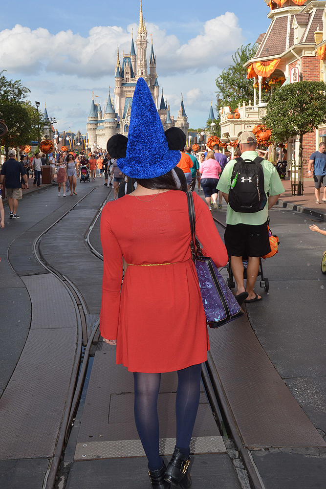 {outfit} Easy Sorcerer Mickey Costume & Mickey's Not So Scary Halloween ...