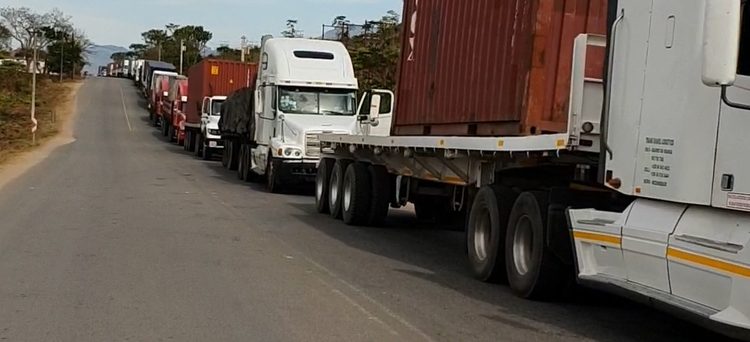 CHAOS AT FORBES BORDER POST newsdzeZimbabweNewsdzeZimbabwe