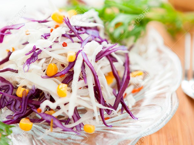 Recetas de Cocina Internacional: Ensalada de repollo morado y maíz