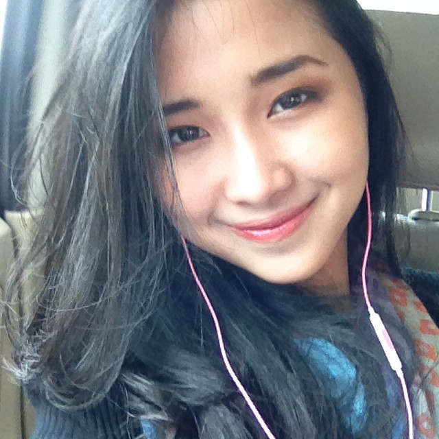 50 Foto Terbaru Penyanyi Nadya Almira Puteri dan Profil Lengkapnya - EkoDoc