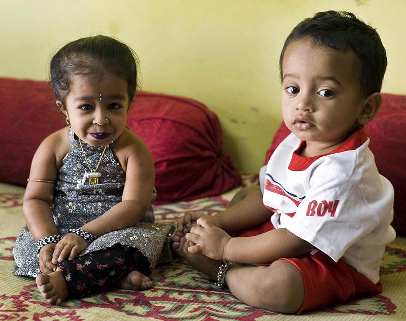 Rose blog: The World smallest Girl just 1 ft 11 inches