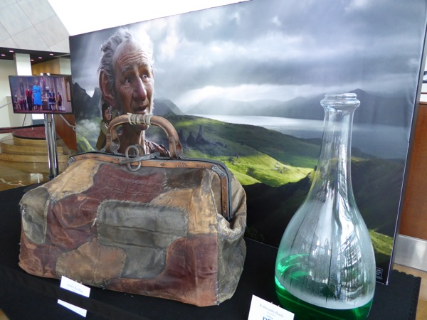 Hollywood Movie Costumes and Props: Screen-used film props from The BFG ...